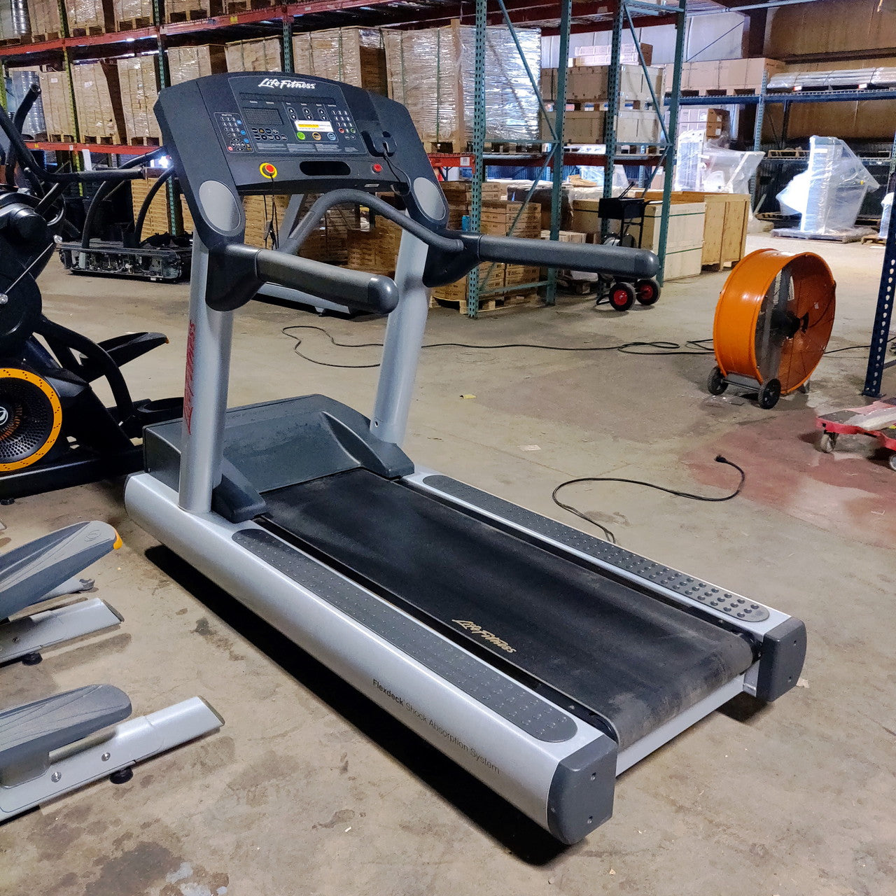 Life Fitness Integrity Series Treadmill CLST