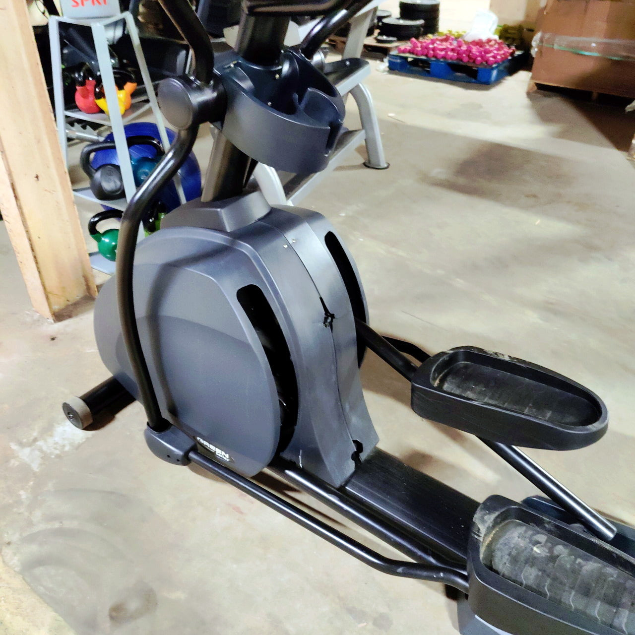 Green Series Elliptical EL 6000 Light Commercial Grade Elliptical