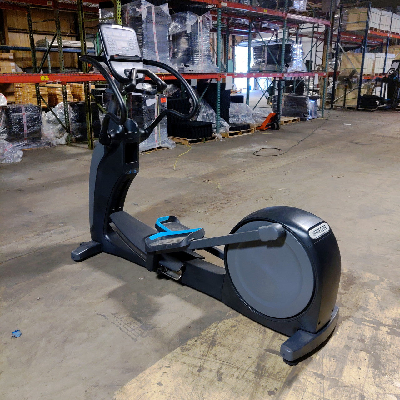 Precor EFX 833 Lower Body Elliptical w/Converging Crossramp + P31 Cons