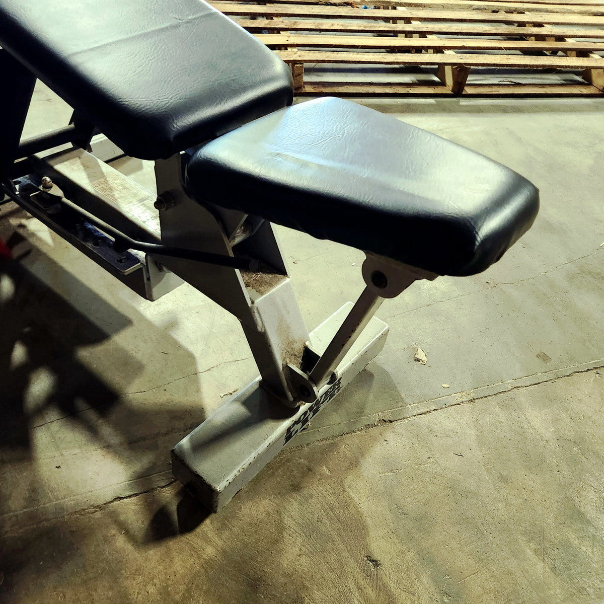 Refurbished Power Lift Fully Adjustable Weight Bench