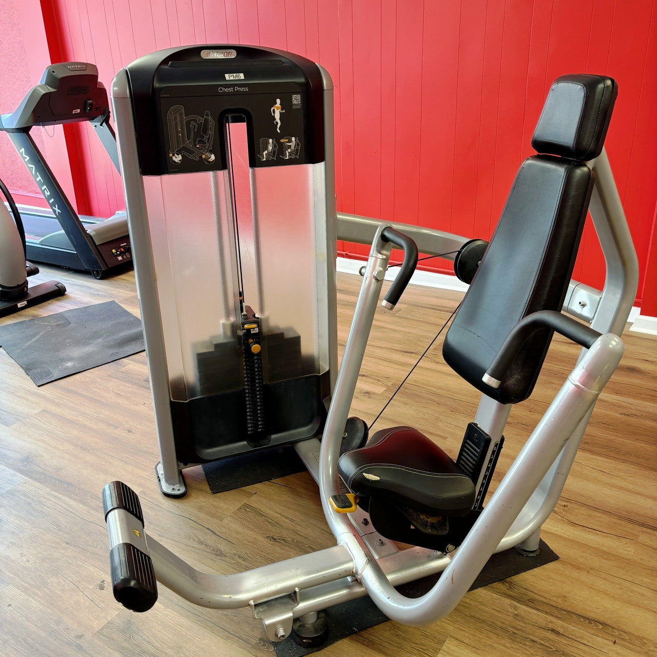 Precor Chest Press Discovery Edition